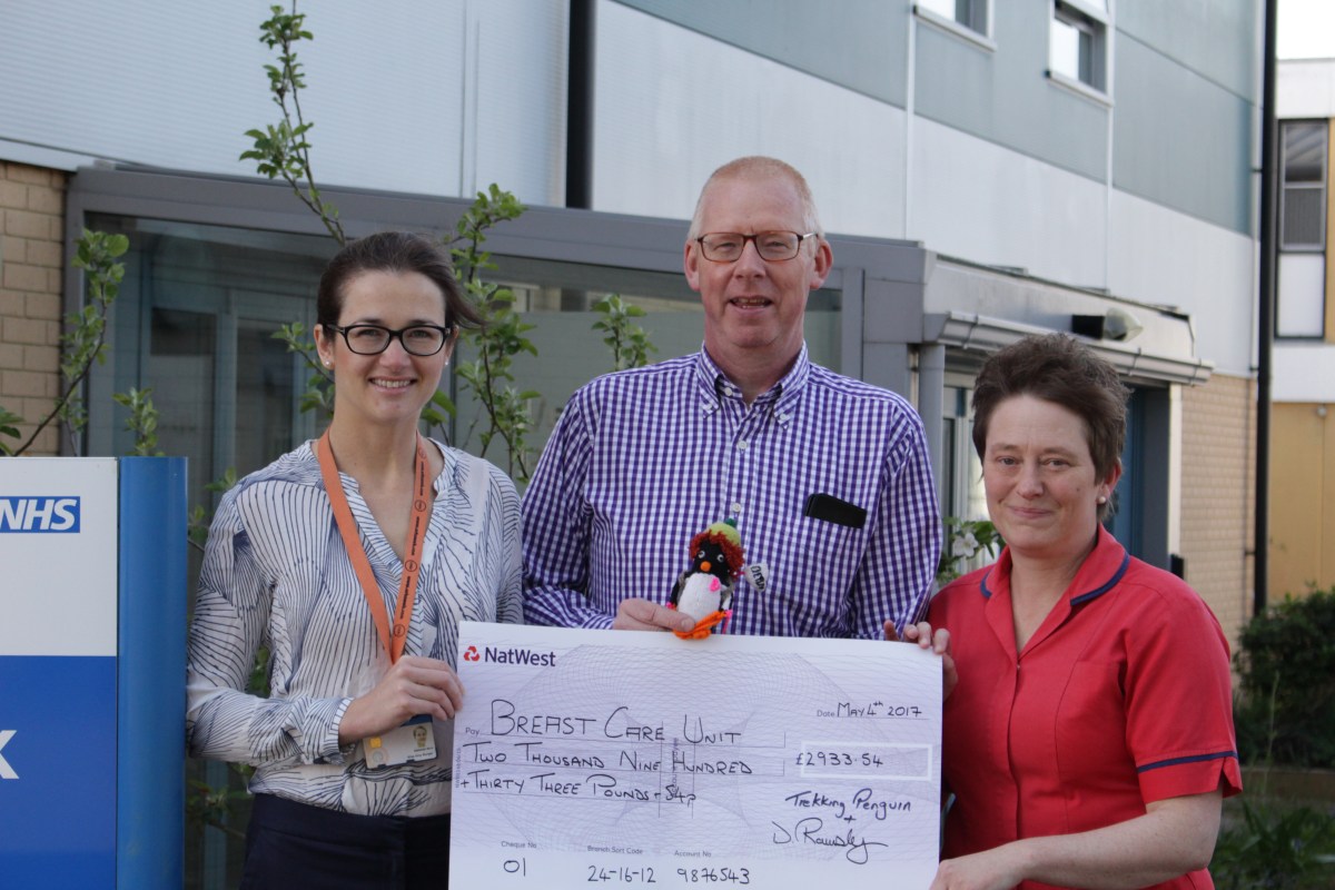 Mountain man Dean presents cheque to the West Norfolk Breast Unit – QEH ...