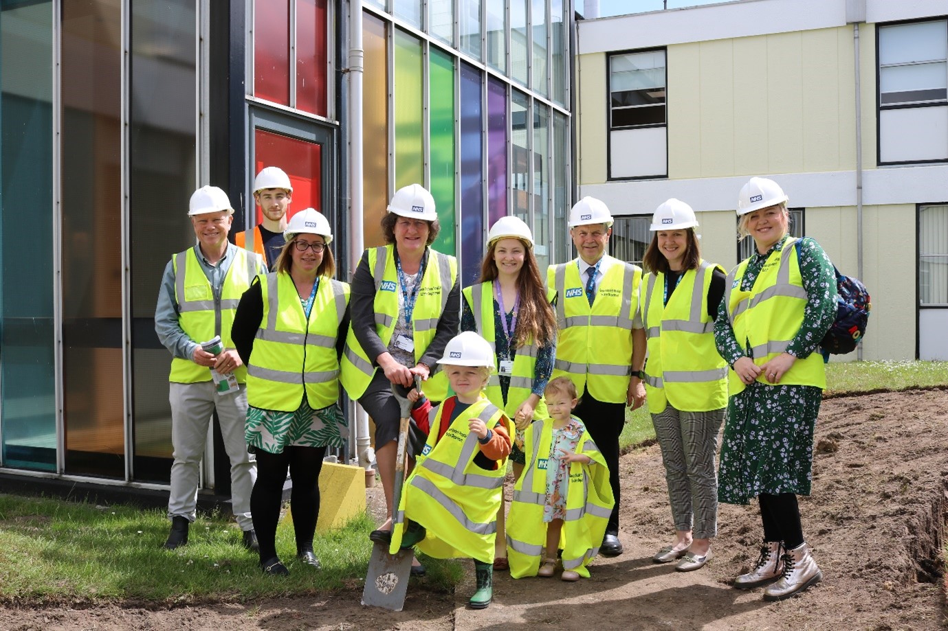 Baby loss Butterfly Garden takes shape at QEH – QEH Media Hub